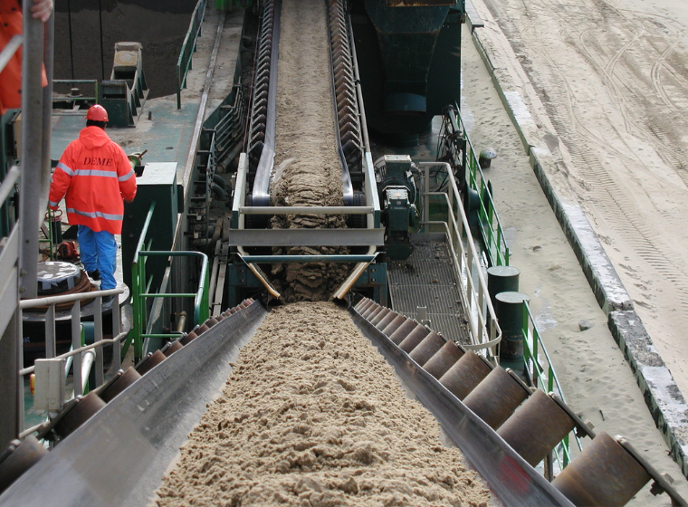 Dredger self-unloading systems - Machinefabriek Stokman